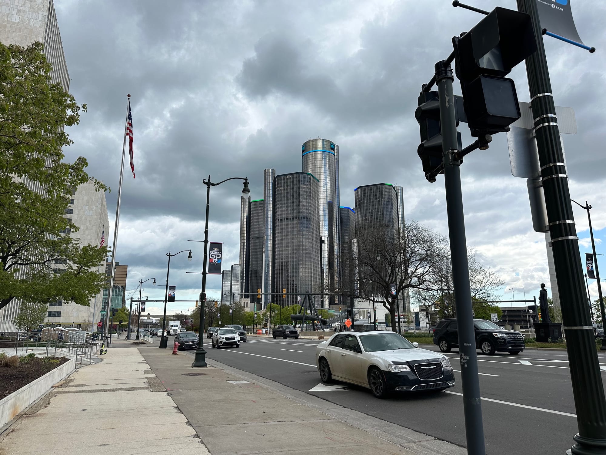 Friday Notes: RoboCop statue update, Pair of RenCen towers may come ...